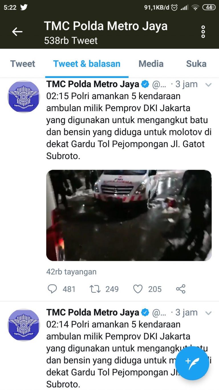 Hapus Tweet Ambulans DKI Bawa Batu & Bensin untuk Demonstran, TMC Polda Metro Sebarkan Hoaks ...